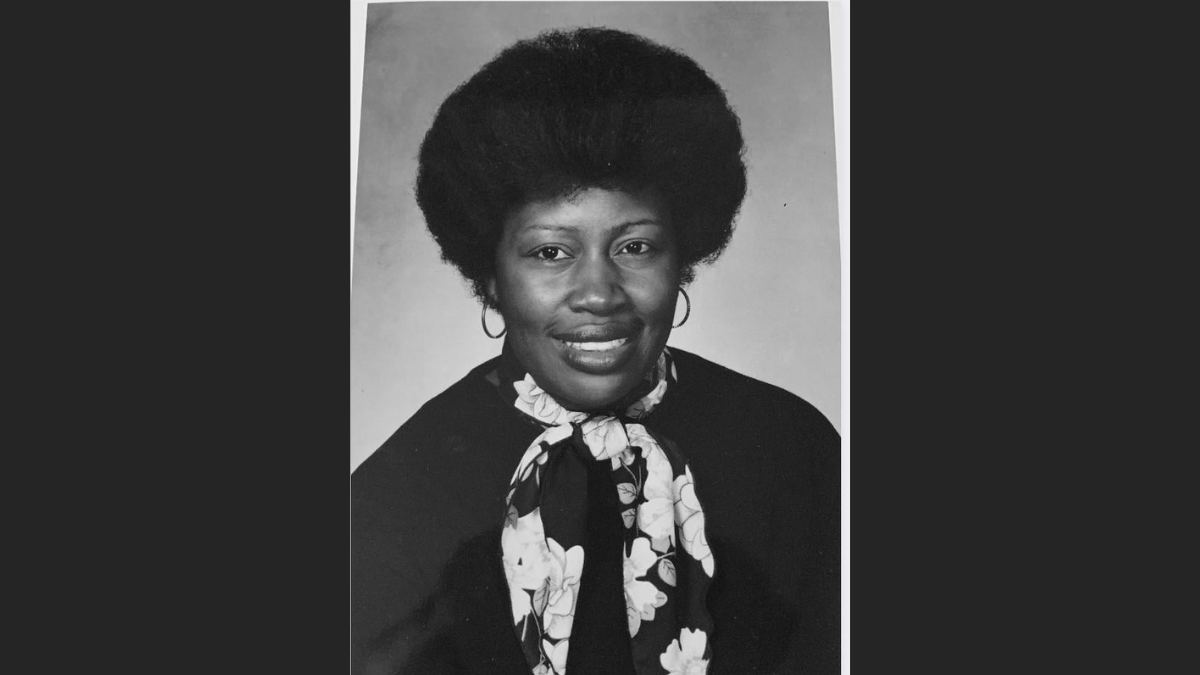 SUPERB WOMAN: Dr. Helen Jones - I Messenger
