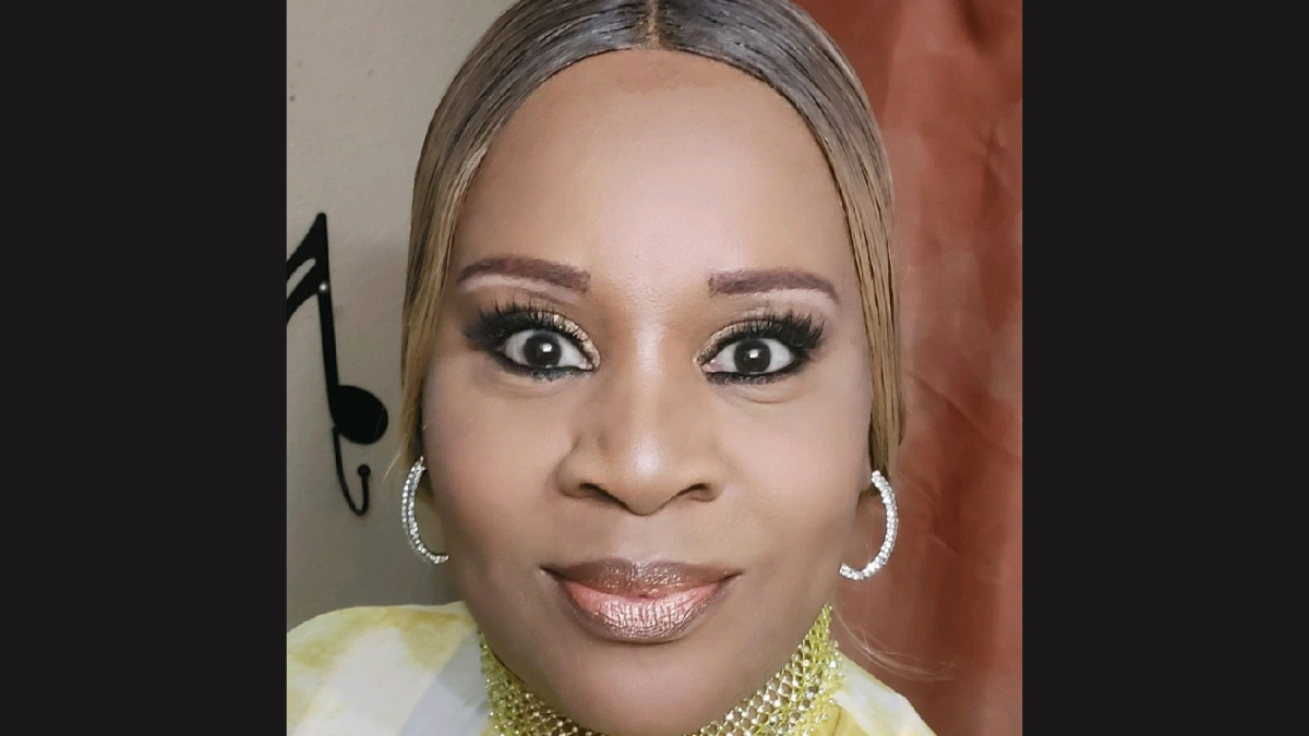 Superb Woman: Dedra R. Parker - I Messenger