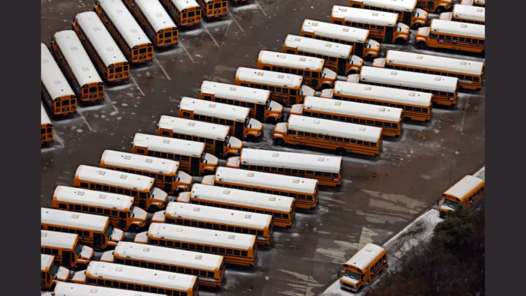 Dallas winter storm: Dallas ISD to close schools Monday. See which ...